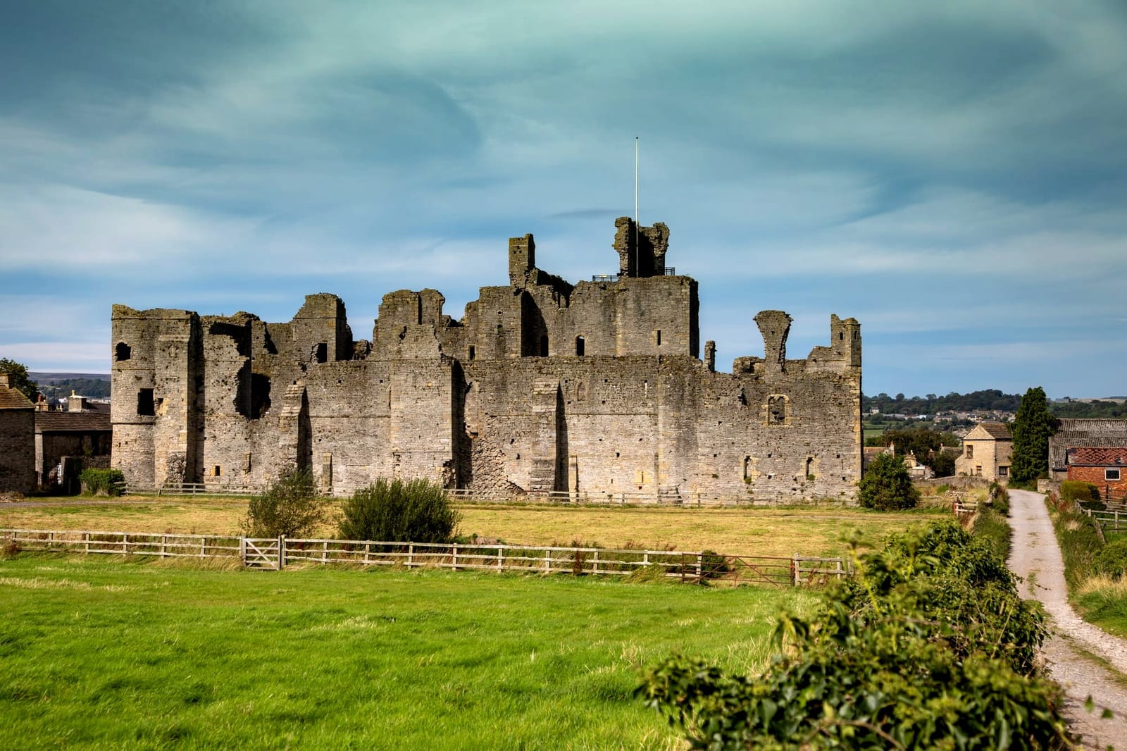 Middleham Castle